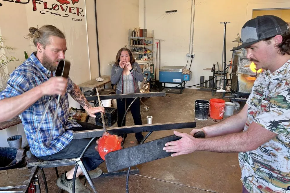 Red Flower Studios - Team Building | teambuilding.com