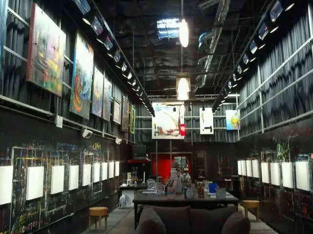 E Gallery Studios - Team Building | teambuilding.com