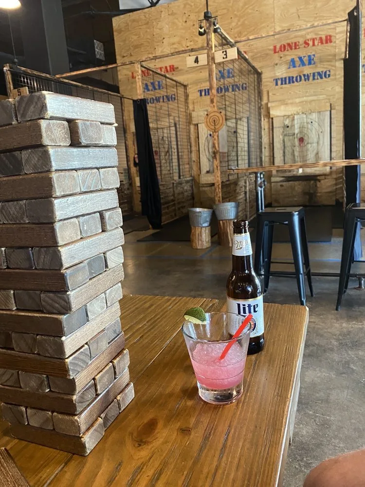 Lone Star Axe Throwing - Team Building | teambuilding.com