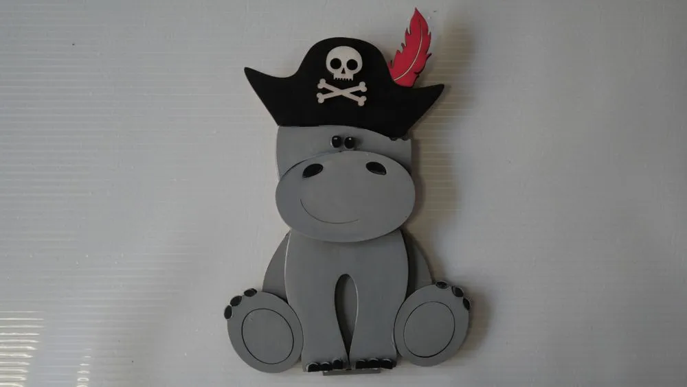 The Beetch Barn Craft N' Sip - Team Building | teambuilding.com