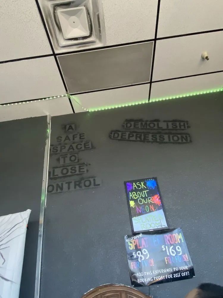 Simply Smashing Rage Release Room - Team Building | teambuilding.com